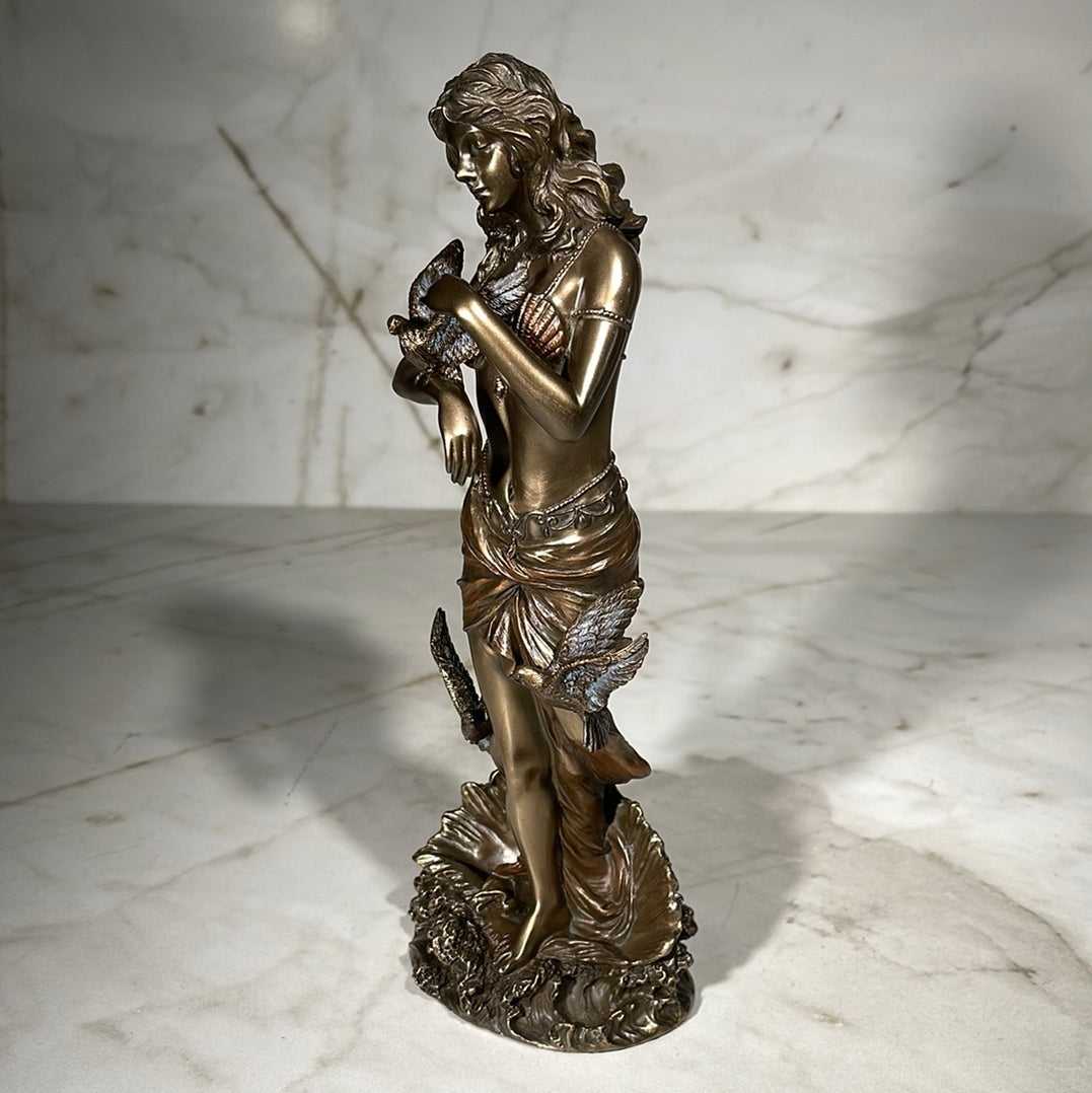 Aphrodite With Doves Sculpture — AllSculptures
