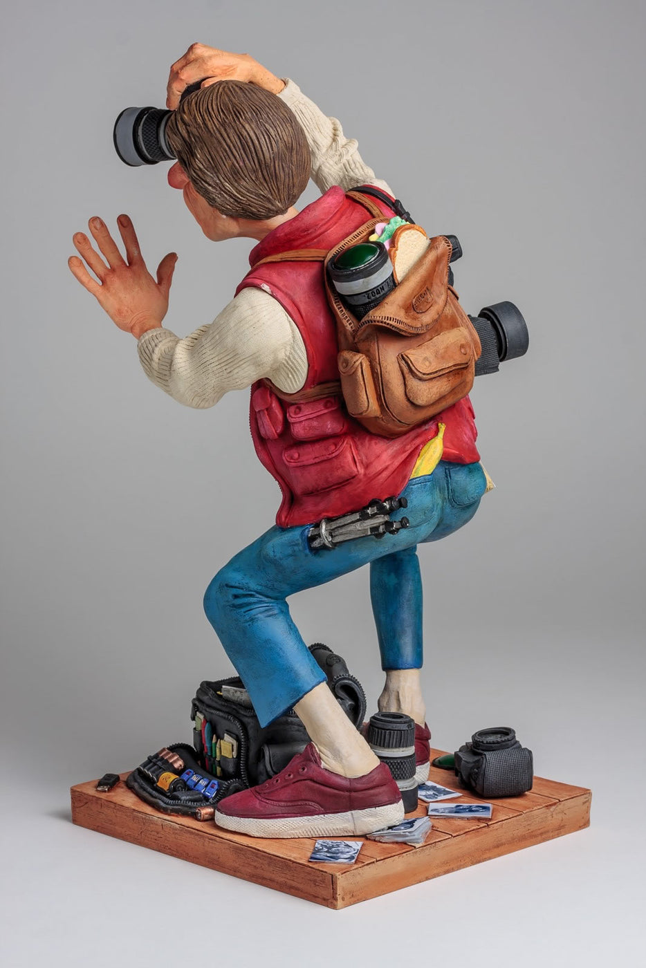The Photographer Comic Sculpture — AllSculptures